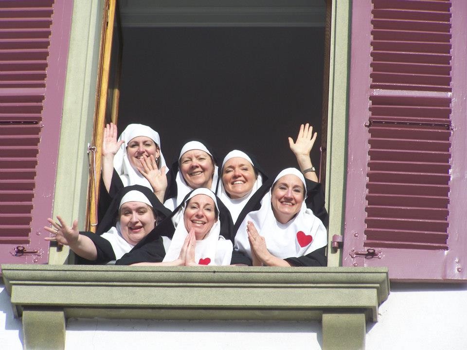 Tour en Scène pour Les Nonnes! | L'Indice bohémien