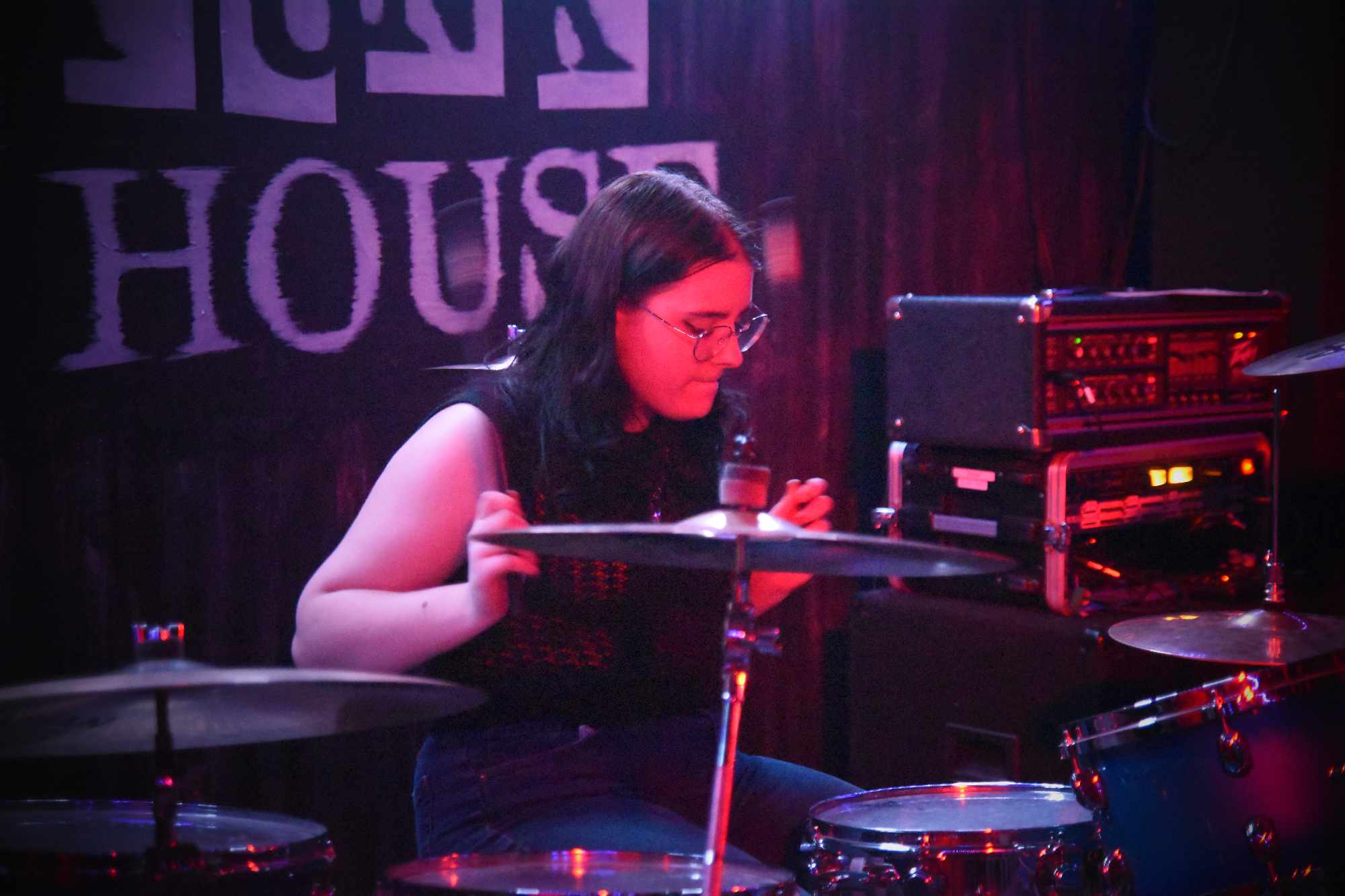 QUATRE FILLES ET UN MONONCLE : FERØX NØMEN EN GUERRE CONTRE LE ...